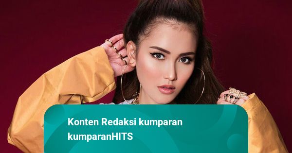 Semangat Penggemar, Rahasia Tegar Ayu Ting Ting | kumparan.com Semangat Penggemar, Rahasia Tegar Ayu Ting Ting | kumparan.com